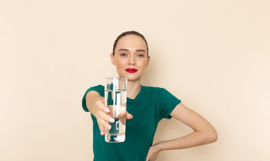 Top 10 Benefits of Drinking Water Daily: Kesehatan